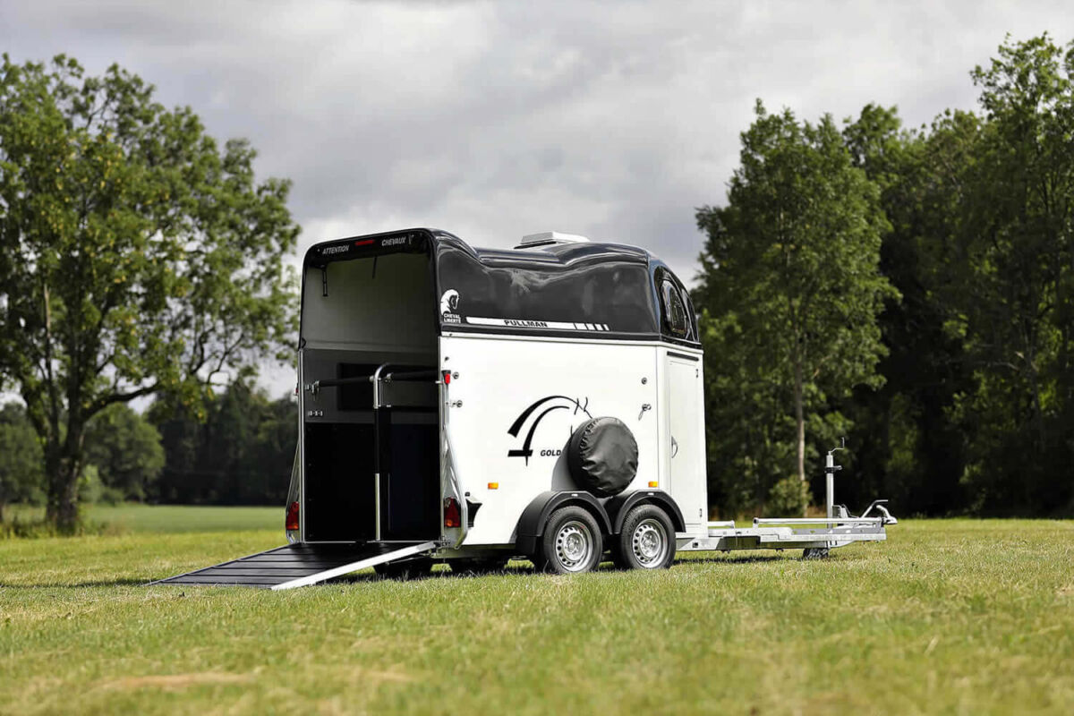 Carriage Horse Trailers - D&G Trailers