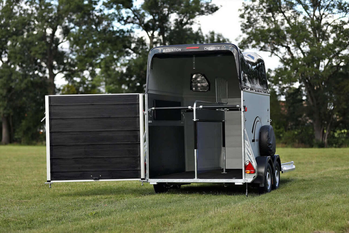 Carriage Horse Trailers - D&G Trailers