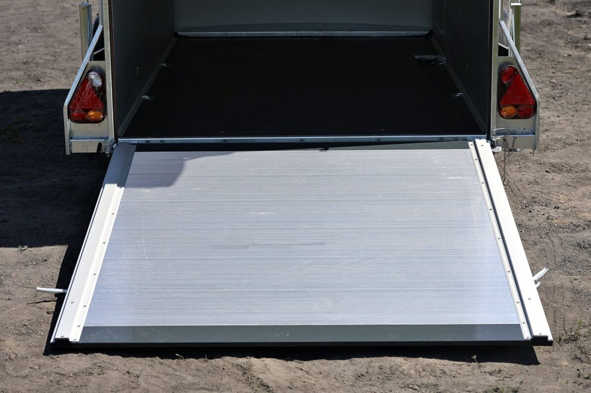 Roadster C300 With Side Opening Hatch - D&G Trailers