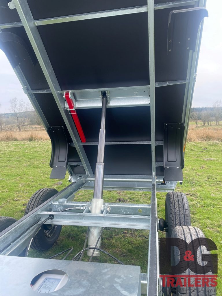 Debon PW1.2 Rear Electric Tipping Trailer 2000kg Gross with Ladder Rack ...