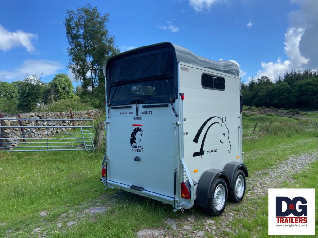 Cheval Liberte Touring Country Double Horse Trailer with Saddle Room in ...