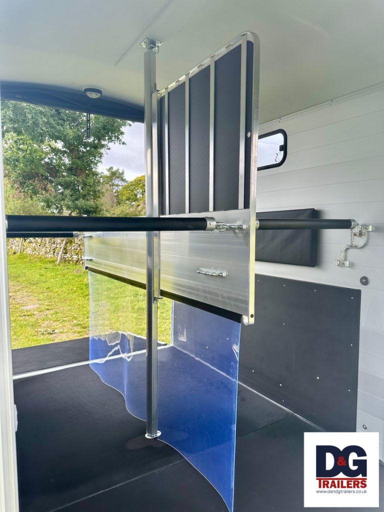Cheval Liberte Touring XL Double Horse Trailer with Saddle Room in Blue ...