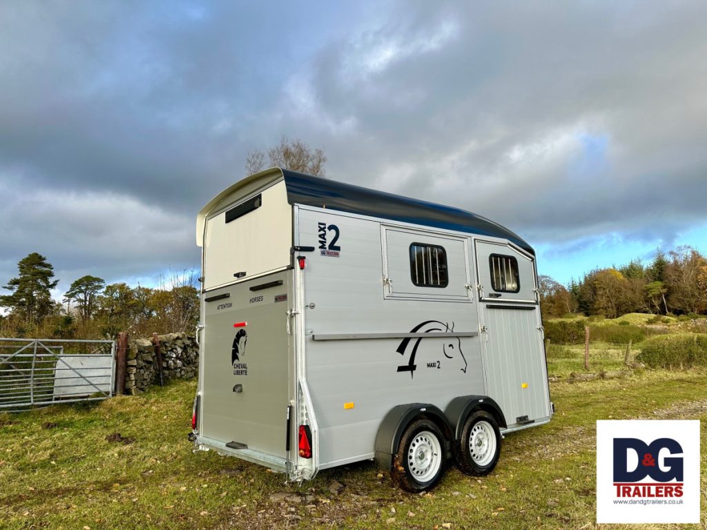 Cheval Liberte Maxi 2 Herringbone Horse Trailer in Black with Rear ...