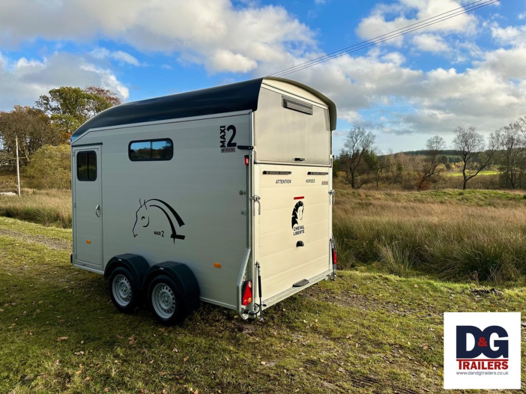 Cheval Liberte Maxi 2 Herringbone Horse Trailer in Black with Rear ...