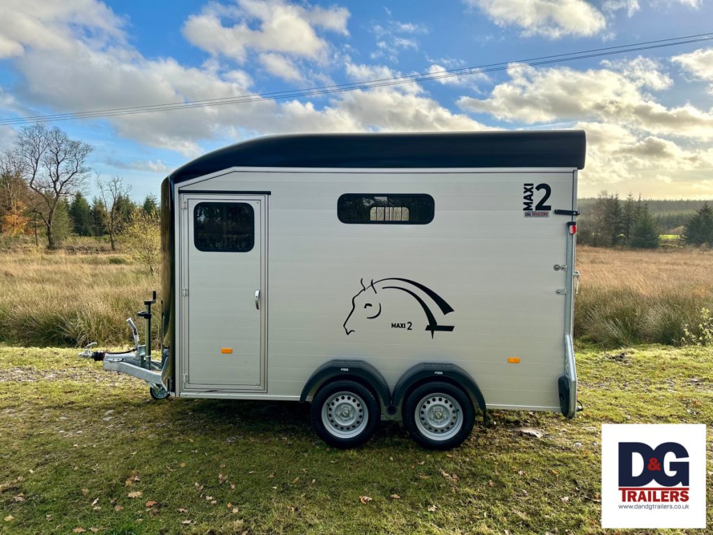 Cheval Liberte Maxi 2 Herringbone Horse Trailer in Black with Rear ...