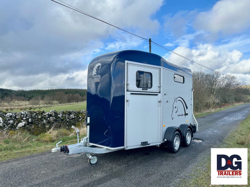 Cheval Liberte Touring XL Double Horse Trailer with Saddle Room in Blue ...